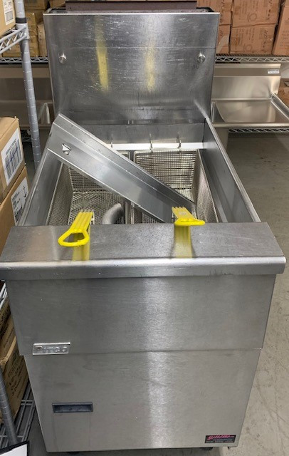 PITCO 65LB FRYER (EMX966) - NATURAL GAS - Gillette Restaurant Equipment
