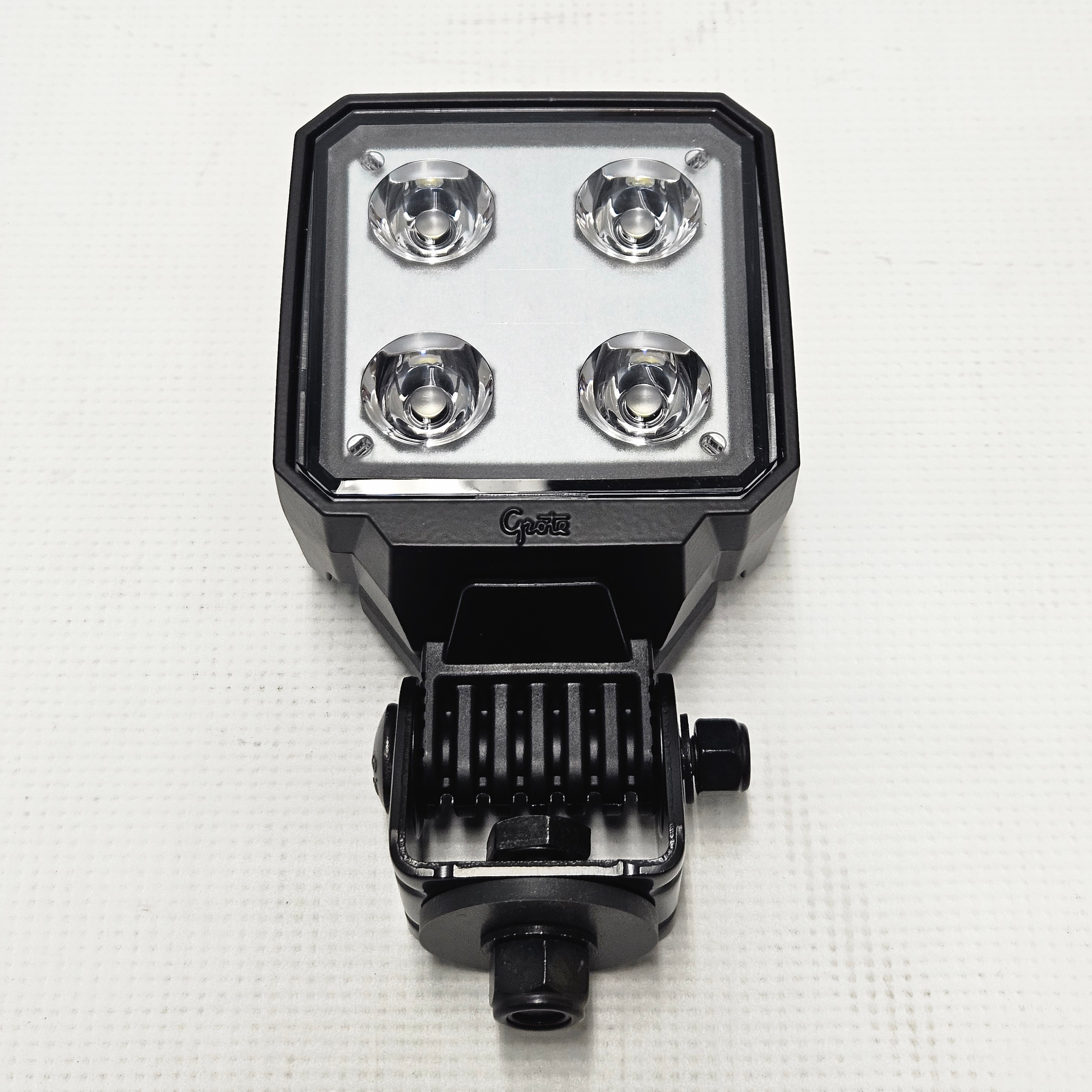 Grote 01-64L0-12 Trilliant LED Work Lamp, Far Pattern, DT Plug, 12/24v ...