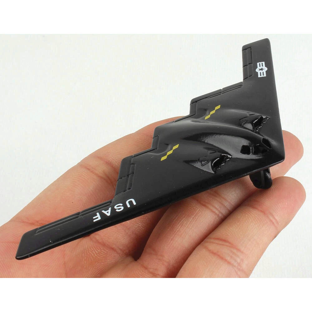 B-2 STEALTH DIE CAST MODEL W/ RUNWAY Diecast Model Plane | Daron