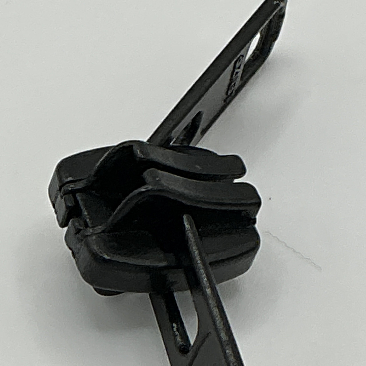 #10 MOLDED PULLS. DOUBLE PULL BLACK - Fabric Warehouse