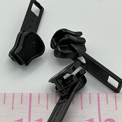 #5 MOLDED SLIDERS, AUTOLOCK 500 SINGLE PULL, BLACK - Fabric Warehouse