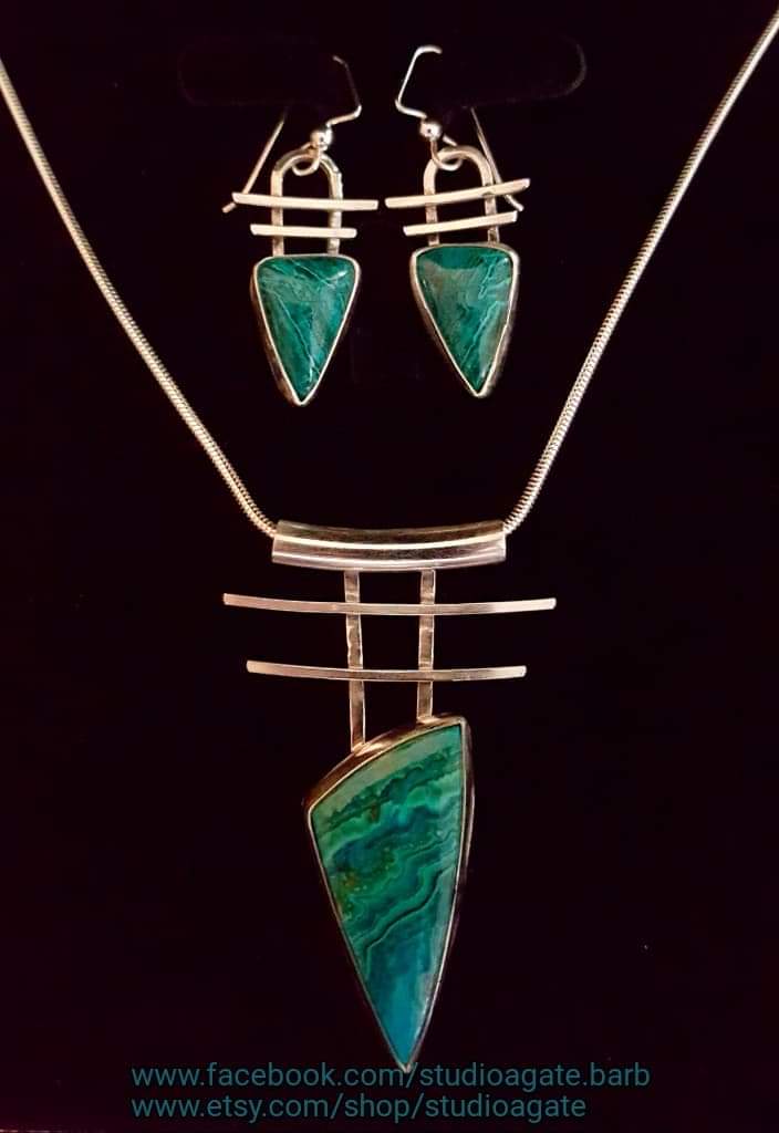 Using Designer Stone Cabochons In Jewelry - Barlows Gems