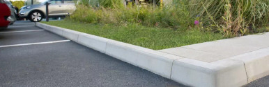 Marshalls Bullnosed Kerb 125 x 225 x 915mm | Howarth Timber
