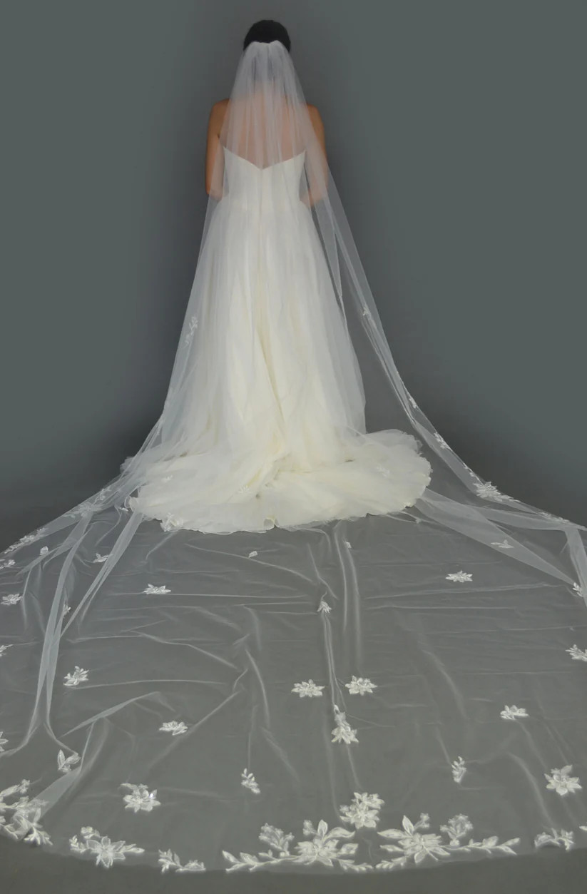 150" Long Regal Cathedral Floral Lace Applique Wedding Veil - www ...