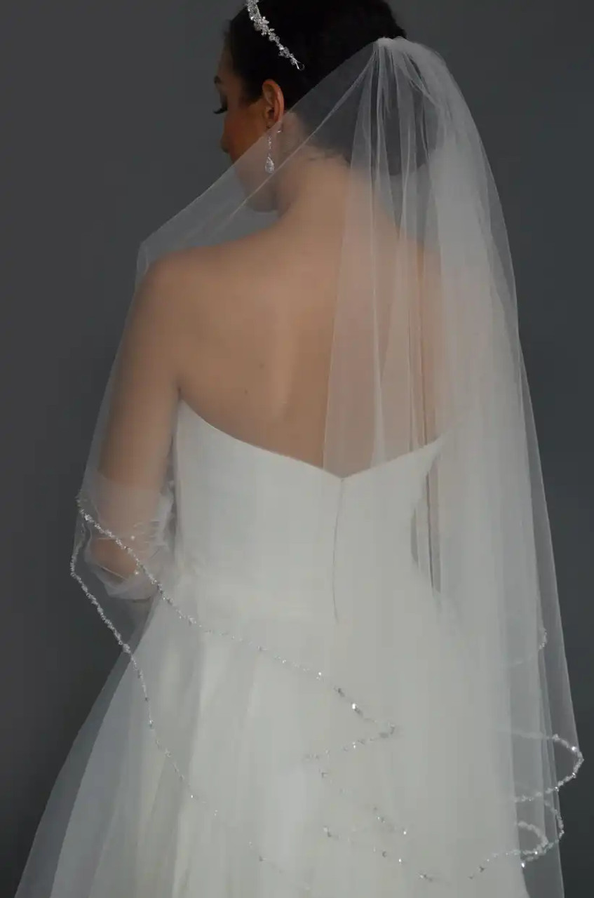 Two Layer Crystal Beaded Knee Length Wedding Veil V904