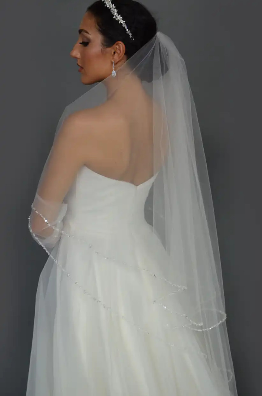Two Layer Crystal Beaded Knee Length Wedding Veil V904