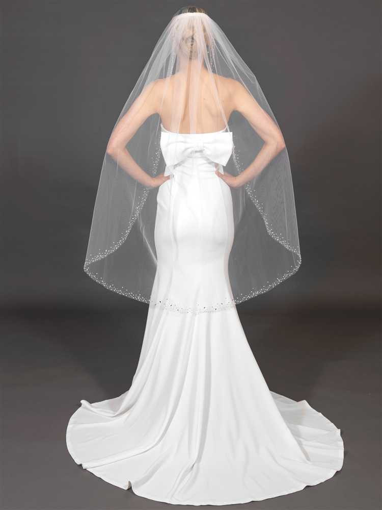 Crystal and Pearl Beaded Knee Length Wedding Veil V4715