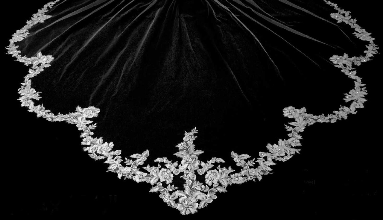 Extra Wide Scalloped Royal Cathedral Wedding Veil with Lace