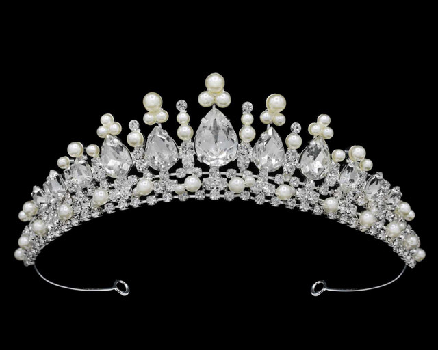 Pearl and Rhinestone Petite Wedding Tiara hp7059