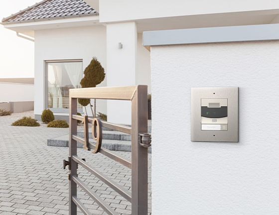 AXIS 2N IP Solo Flush Mount, Black - 01303-001