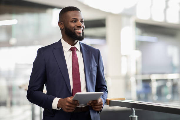 The Ultimate Guide to Wearing and Styling Men's Business Suits ...
