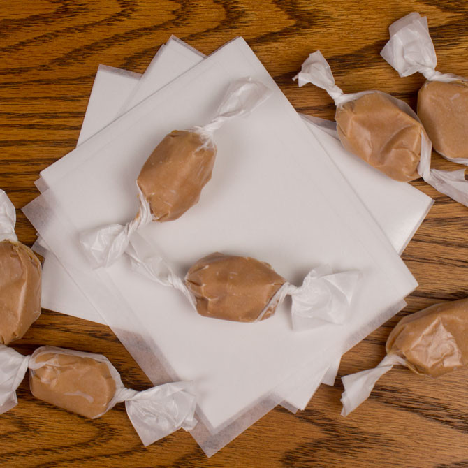 Holly Caramel Wrappers, 100 Sheets