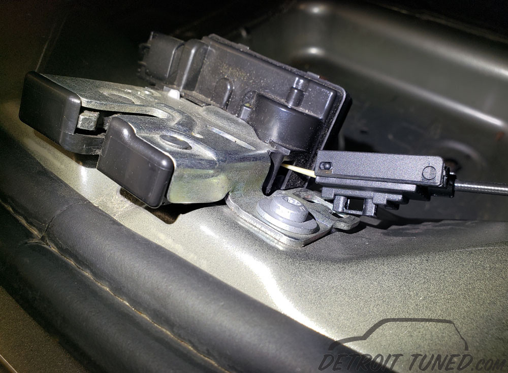 MINI Emergency Boot Cable Release