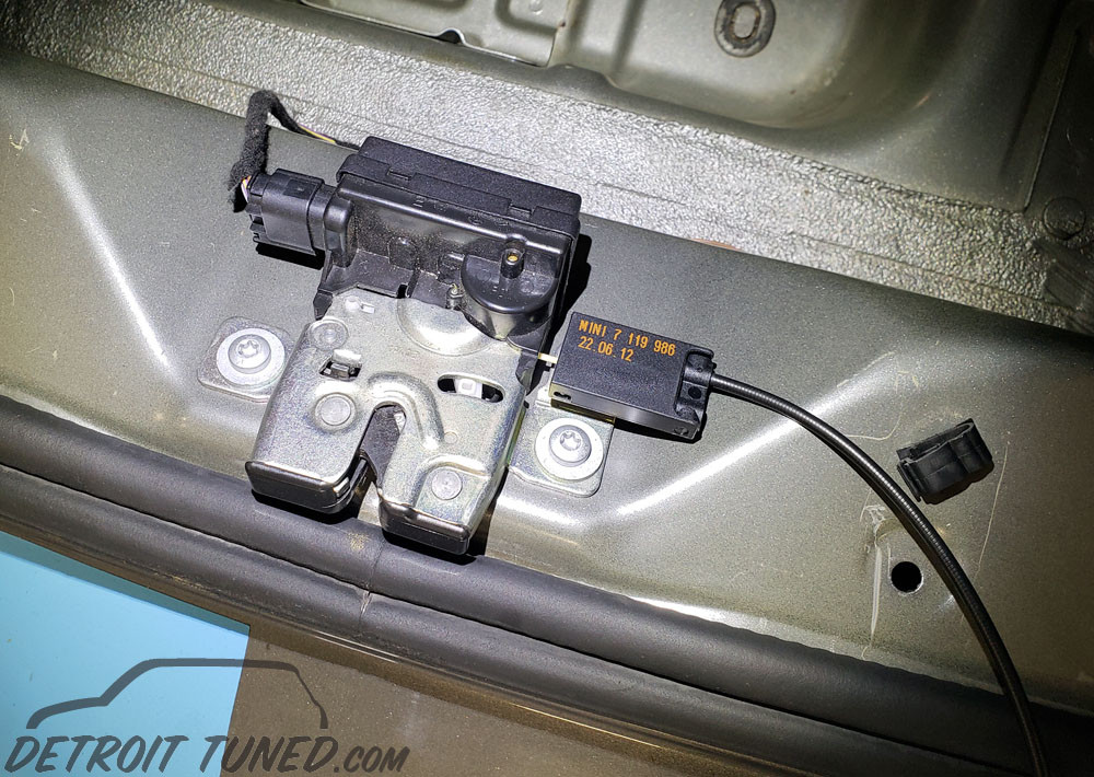 MINI Emergency Boot Cable Release