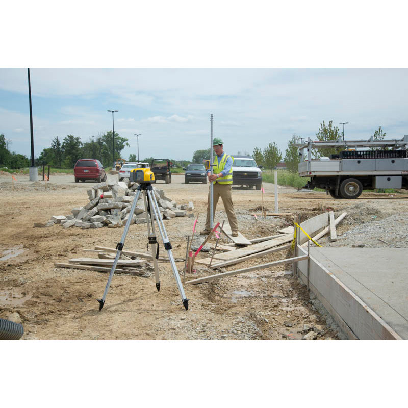 Spectra Precision LL1505C-4 Laser Level Kit with HL450 Receiver, Tripod ...