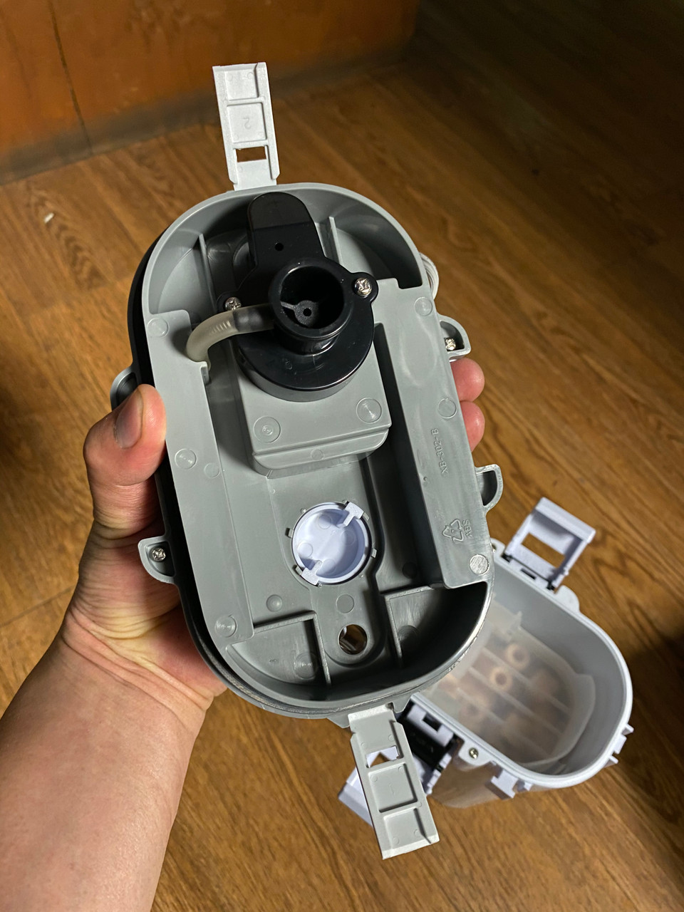 Aquarium Filtration: UNS Delta 60 Aquarium Canister Filter