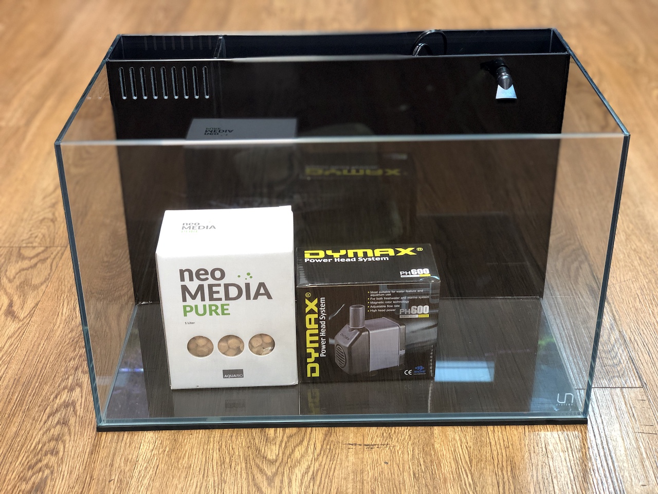 Rimless Tanks: UNS 45A Ultra Clear Tanks by Ultum Nature Systems