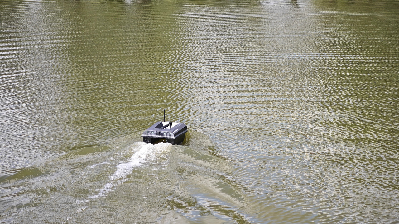Carp Angler CyberWave Bait Boat (with Fish Finder & GPS)