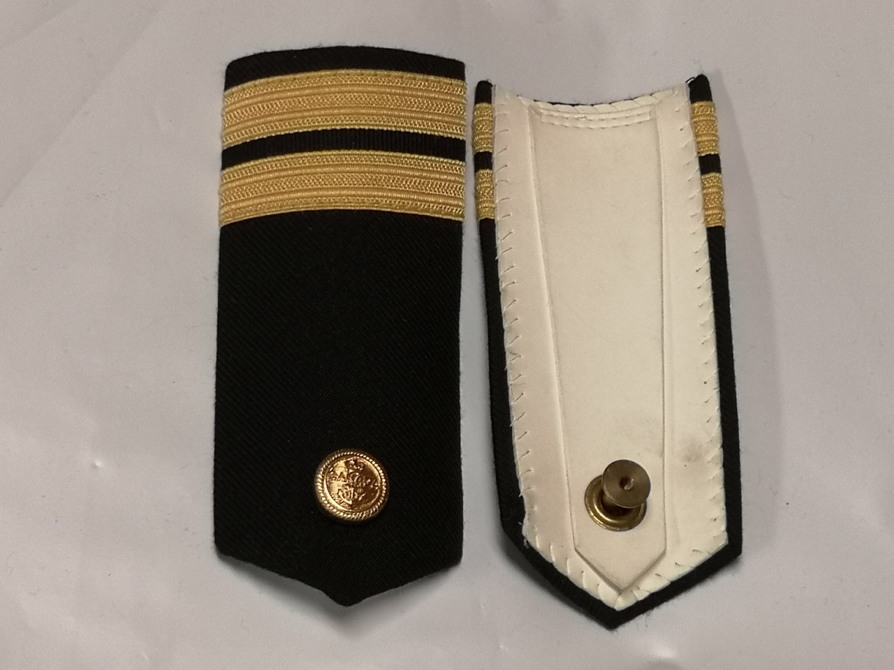 Canadian Armed Forces Navy Shoulder Boards - Lieutenant - Male - Hero ...