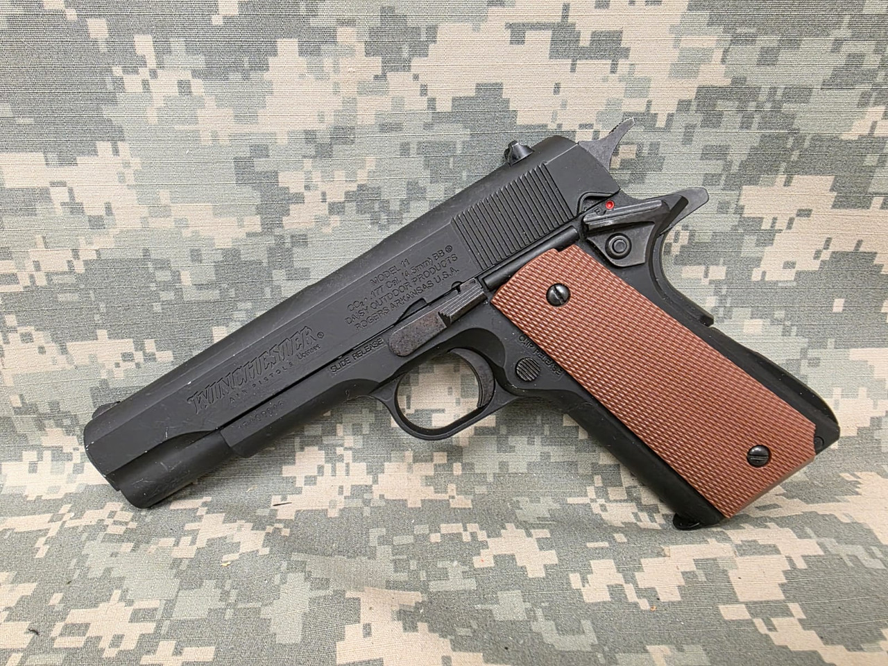 Daisy Winchester Model 11 Co2 Blowback Airgun - USEDⓈ - Hero Outdoors