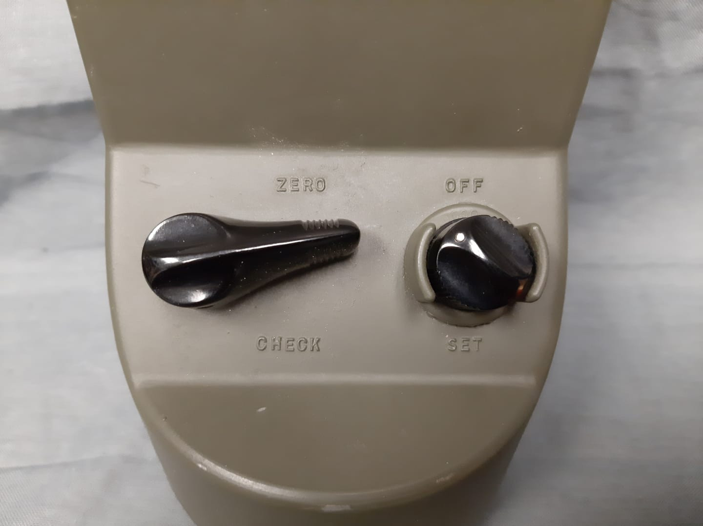 U.S Military Radiacmeter IM-108A/PD With Carry Case - Hero Outdoors