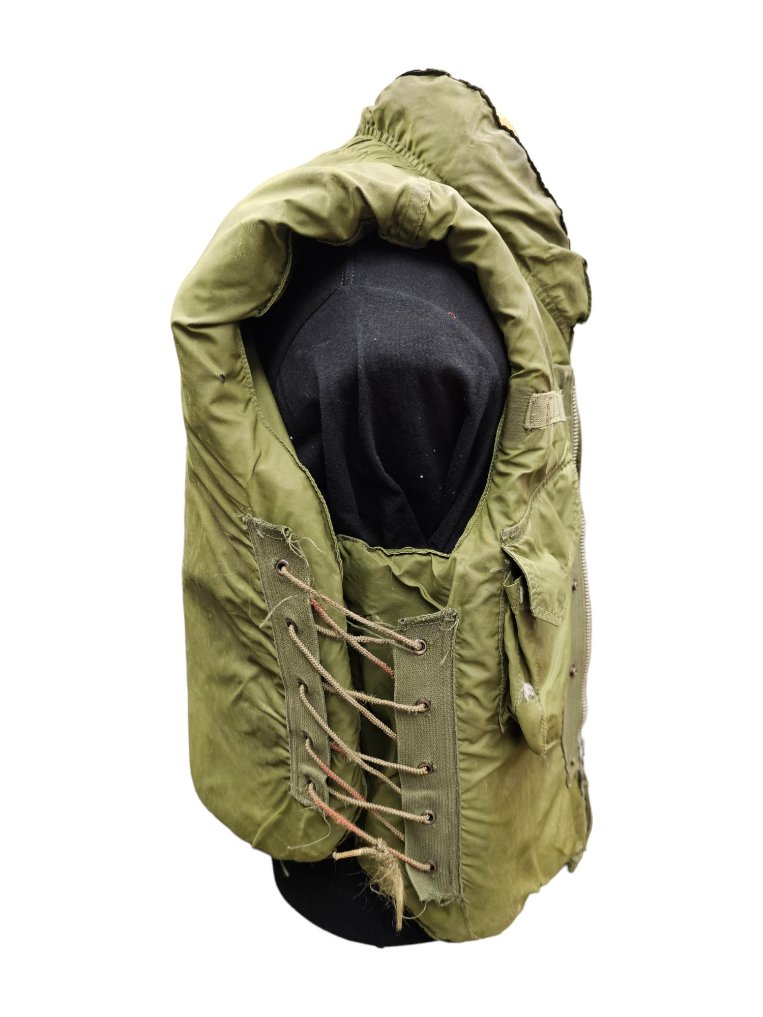 U.S. Armed Forces M69 Flak Vest w/ 3/4 Collar - Hero Outdoors