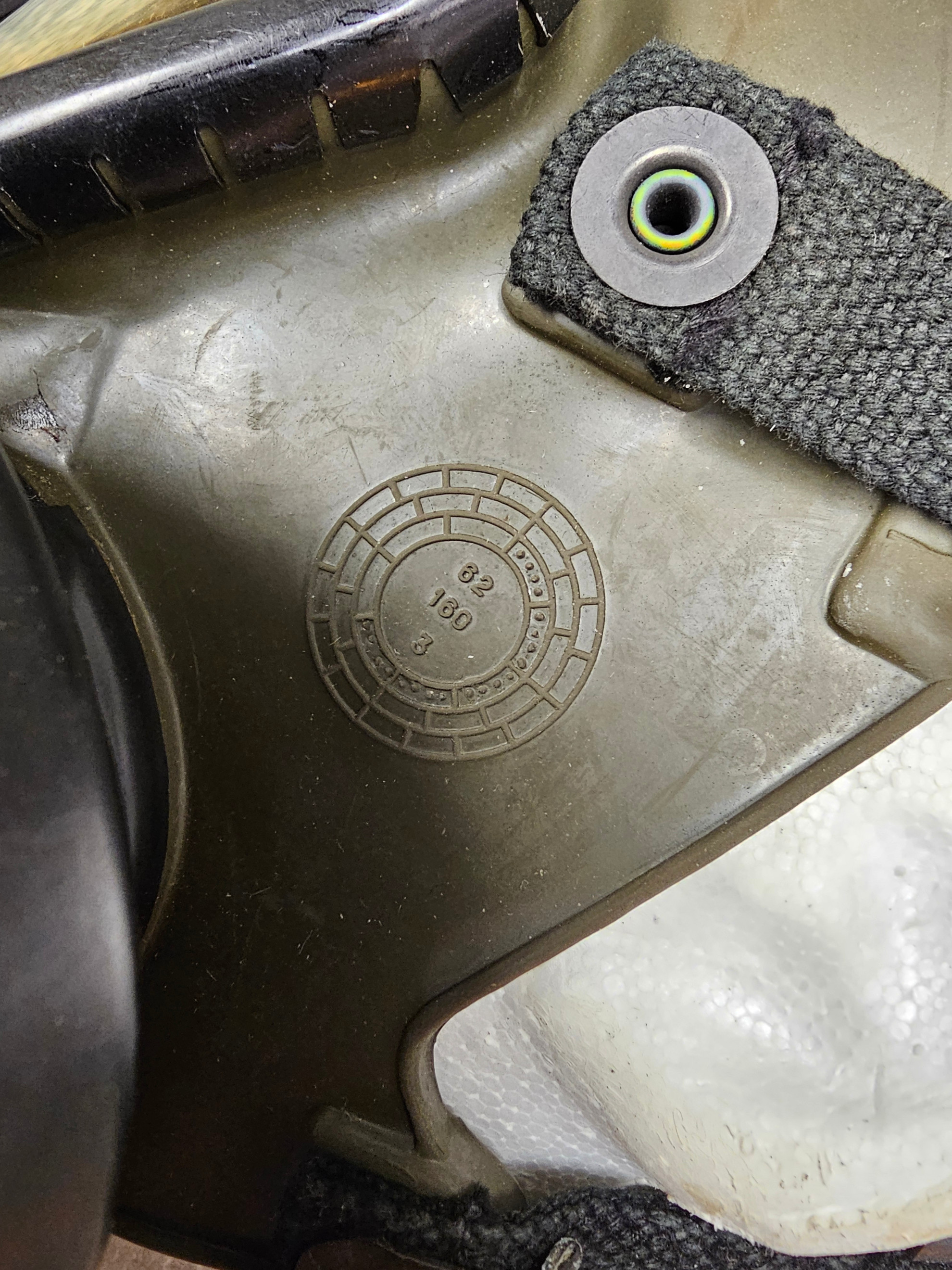 Swedish Skyddsmask M51 Gas Mask w/ Filter - Hero Outdoors