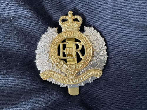 Royal Canadian Engineers Cap Badge - Silver/Brass - Hero Outdoors