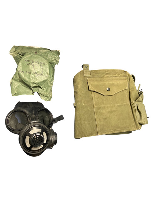 Canadian C3 Gas Mask W/ Pattern 51' Type II Carrier & C2 Filter