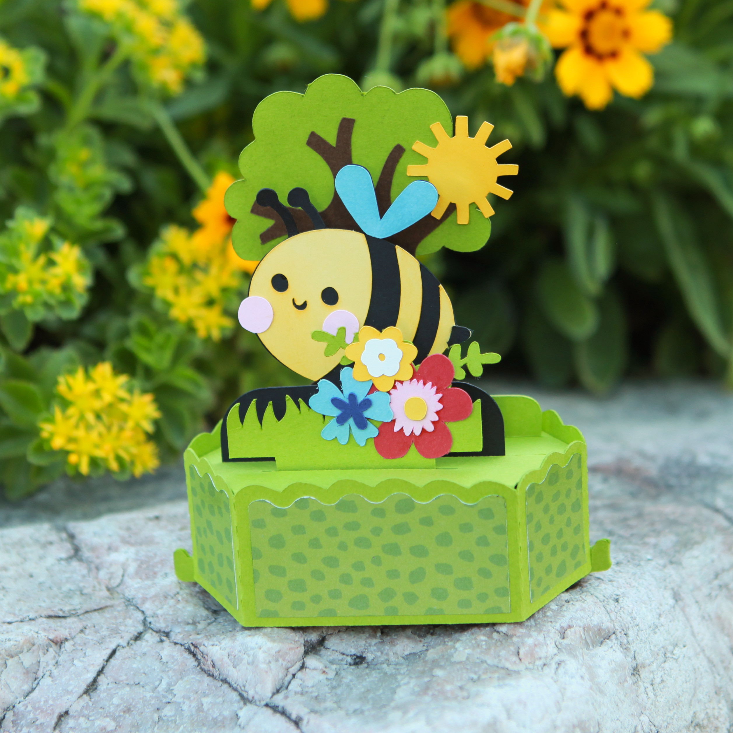 Pop Up Card Flower Bee - Lori Whitlock's SVG Shop