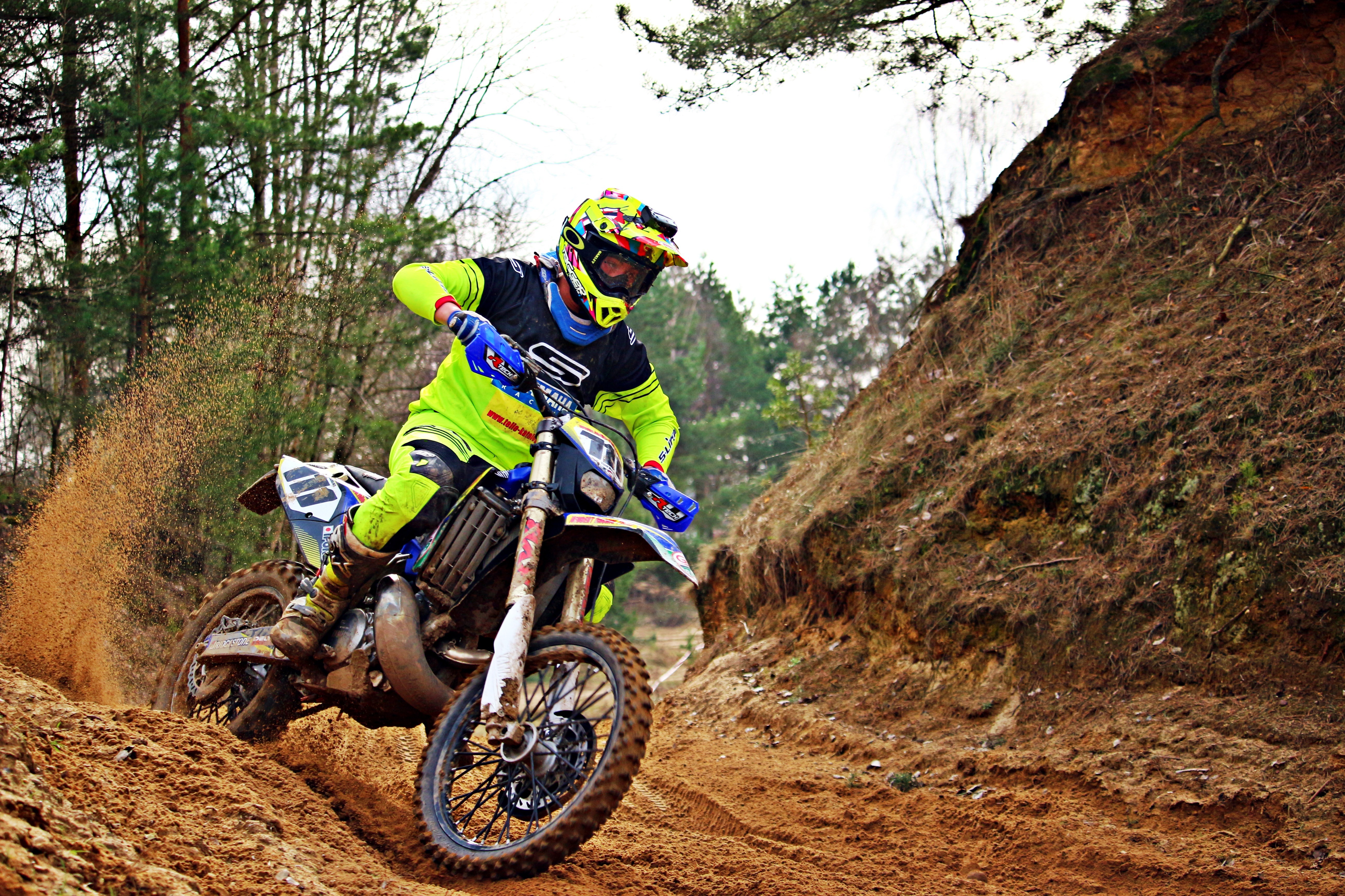 Riding Techniques: How to Improve in Enduro and Motocross - Baja Tools