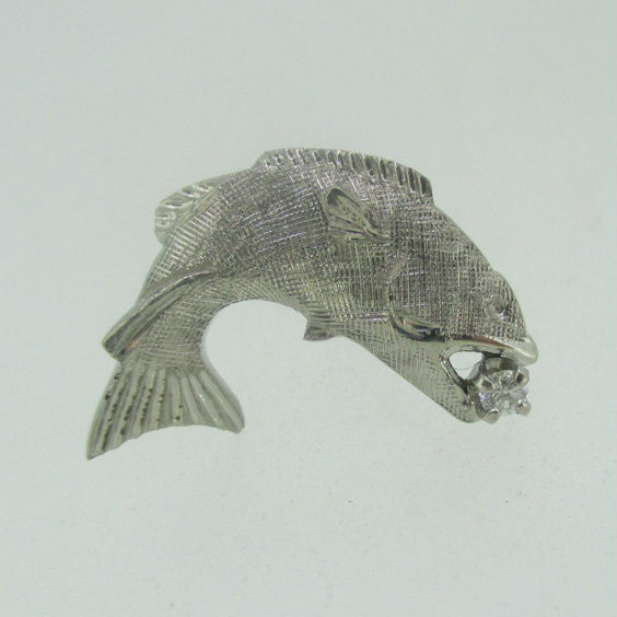 14k White Gold Fish Lapel Pin