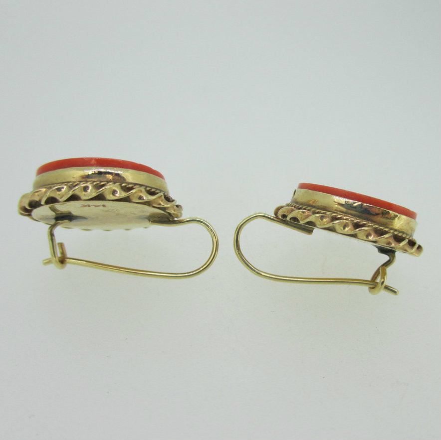 Vintage 14K Yellow Gold Coral Circle Earrings