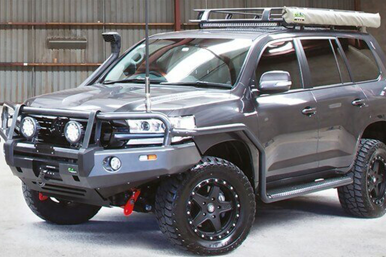 Toyota 200 Series Land Cruiser 2016+ Premium Steel Side Steps & Rails