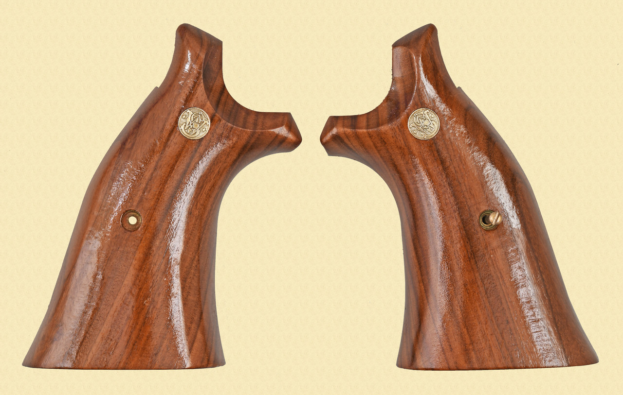 S&W K FRAME SQUARE BUTT PRESENTATION GRIPS - C62174 - Simpson Ltd