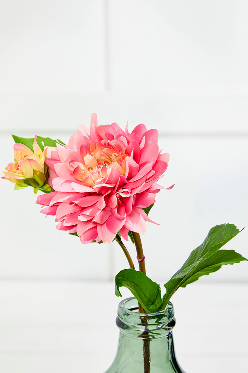 22" Fresh Touch Red Hydrangea Stem - Decorator's Warehouse