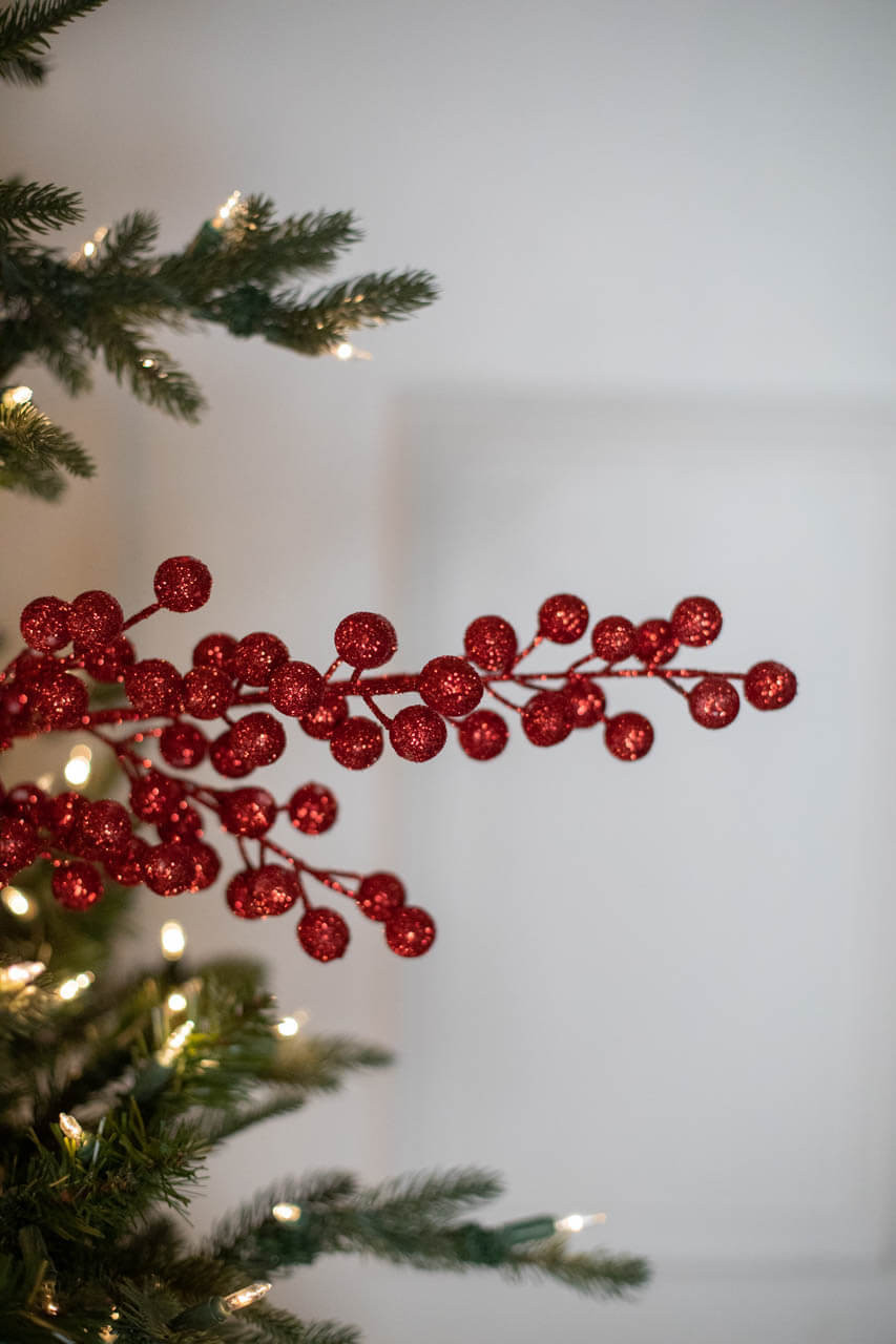 28” Gingerbread Leaf Spray with Red Berries - Decorator's Warehouse