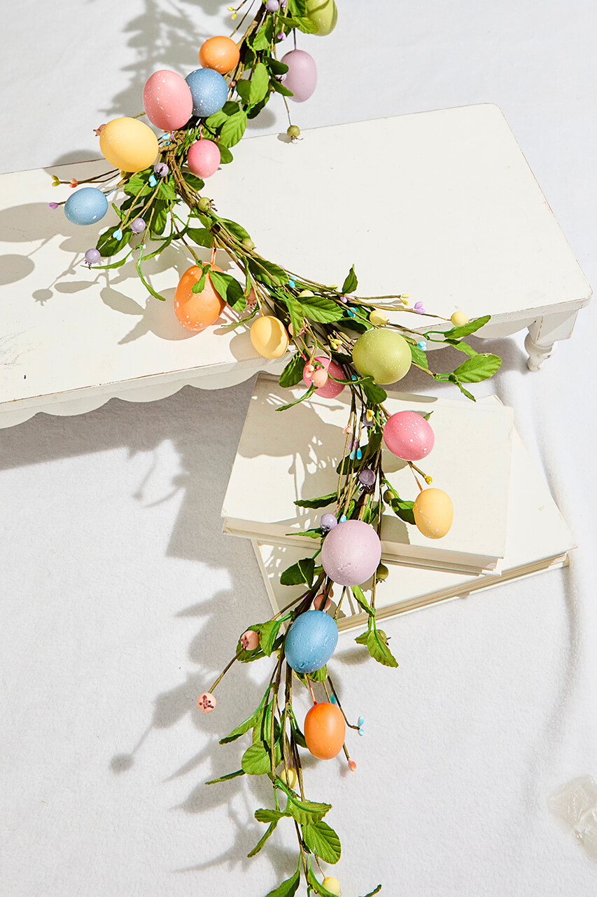 60" Multi-color Egg & Leaf Garland - Decorator's Warehouse