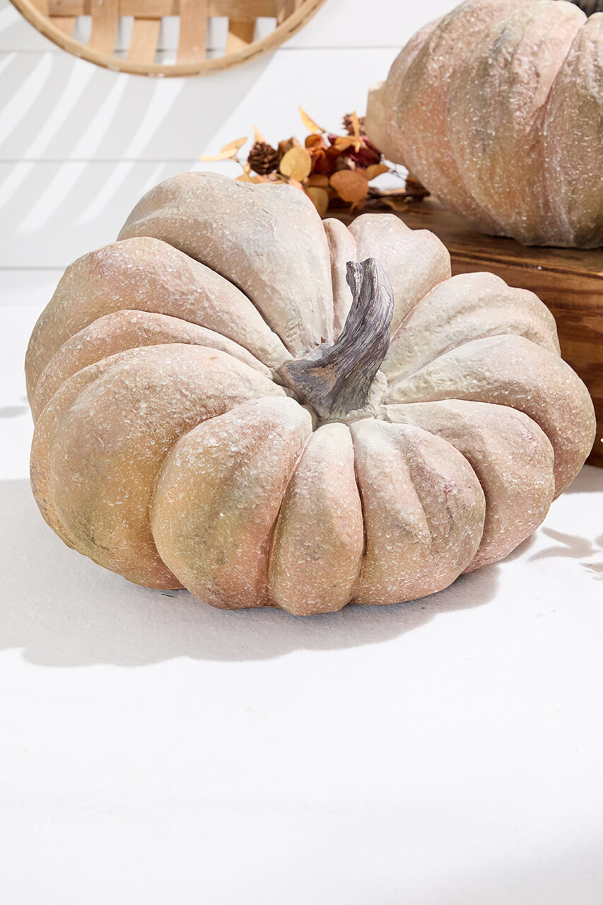 18" Resin Aged Pumpkin - Decorator's Warehouse