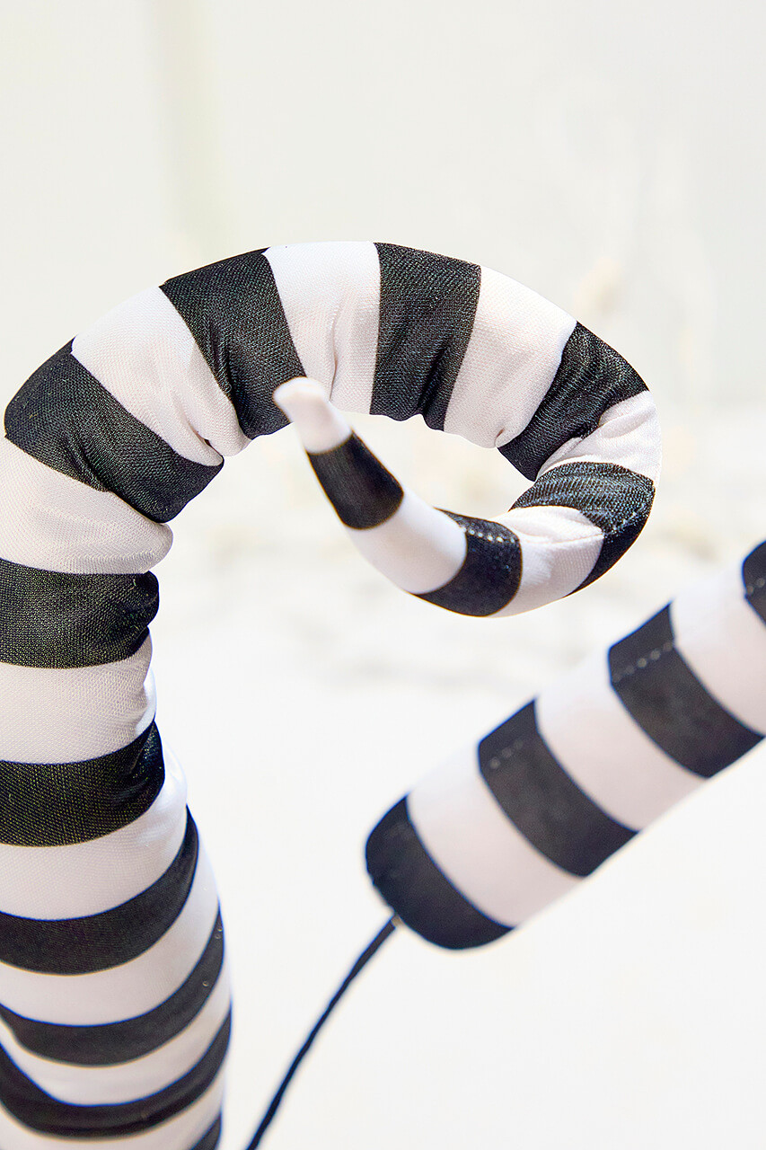 34" Stripe Horn Spray - Decorator's Warehouse