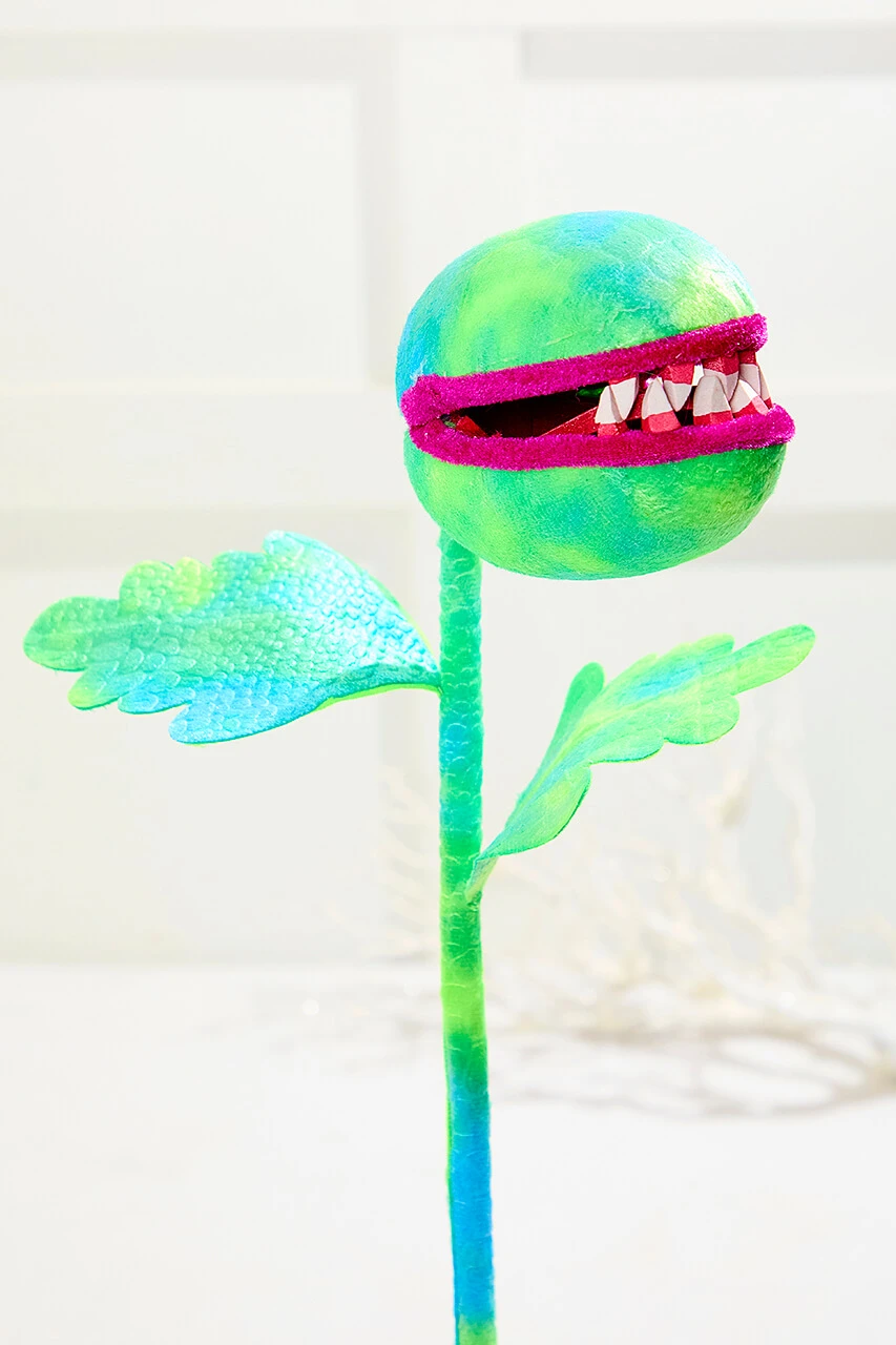 23" Carnivorous Plant Stem - Decorator's Warehouse