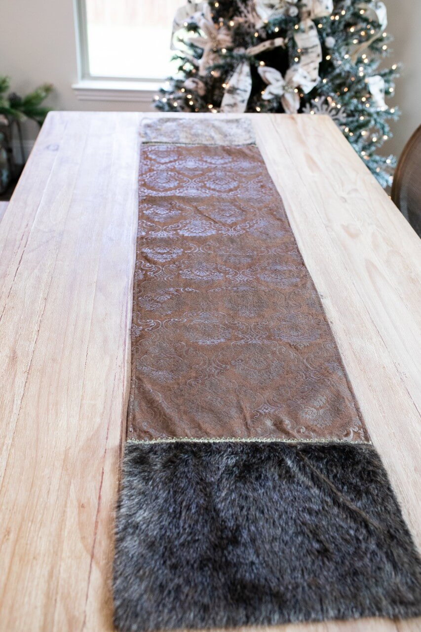 Linens Peppermint and Cocoa Table Runner Kitchen & Dining etna.com.pe