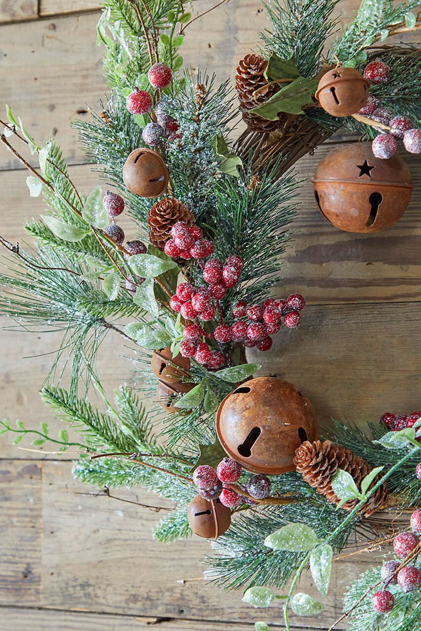 18" Rustic Bell Wreath - Decorator's Warehouse