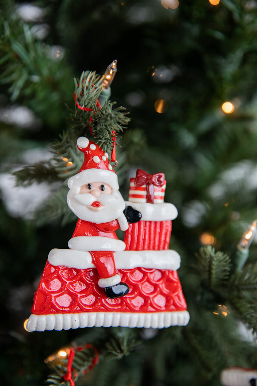 4” Clay Santa on Rooftop Ornament - Decorator's Warehouse