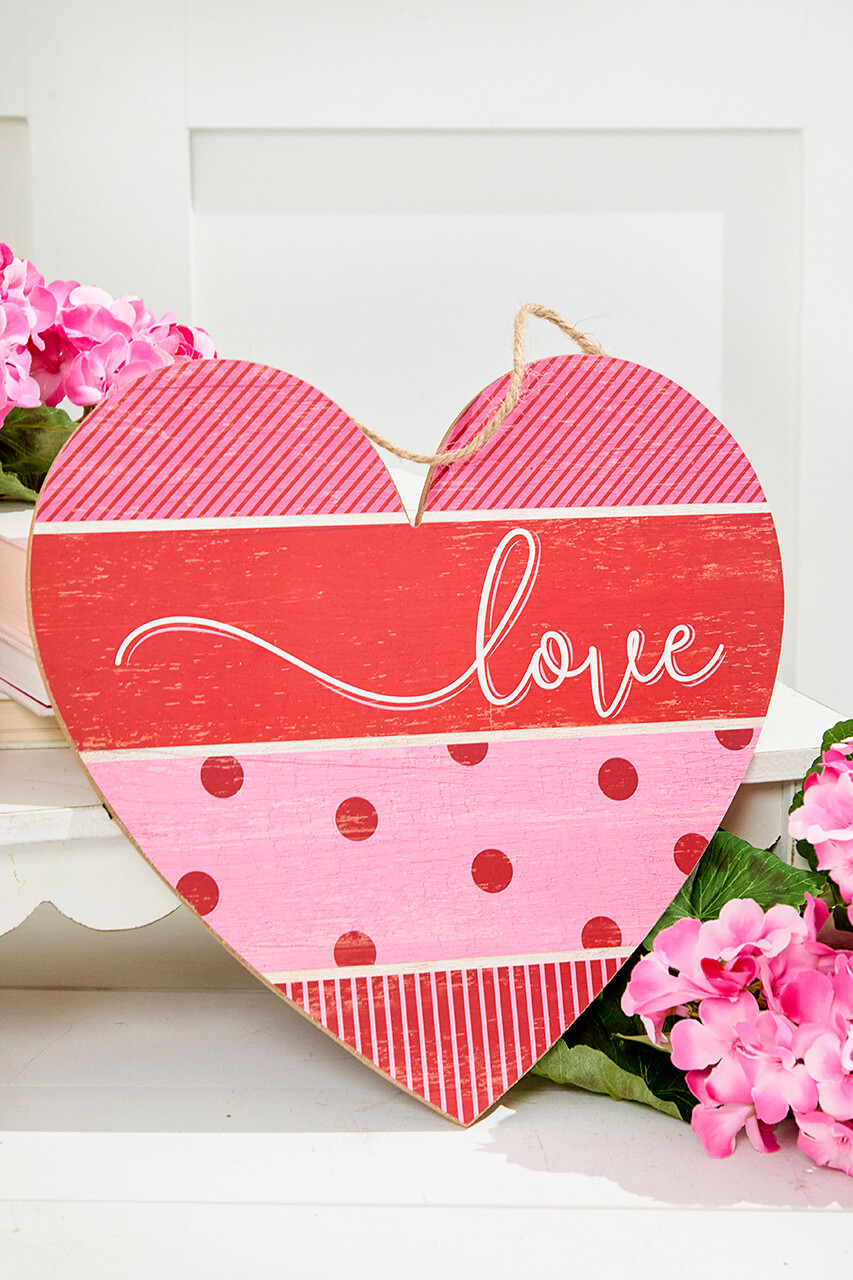 12"L x 11.5"H Pattern Heart Sign - Decorator's Warehouse