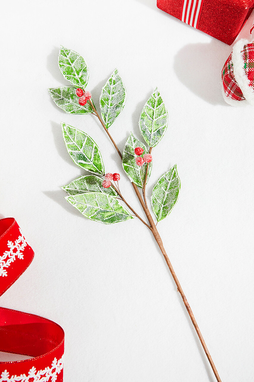 29" Pine Berry Bell Spray - Decorator's Warehouse
