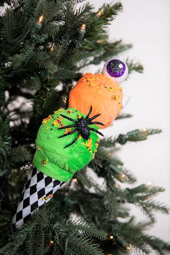 Halloween Decorations | Decorator's Warehouse