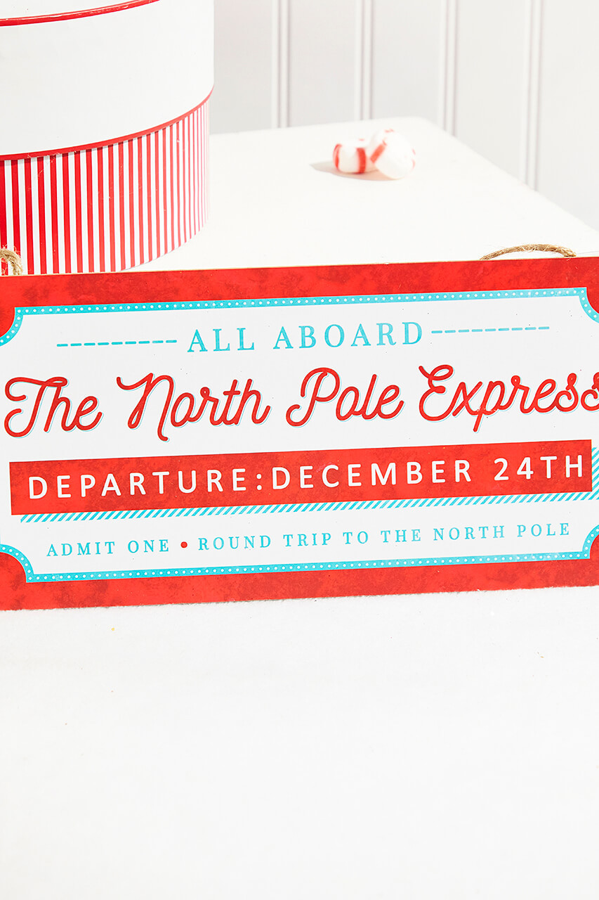 12.5"L x 6"H The North Pole Express - Decorator's Warehouse
