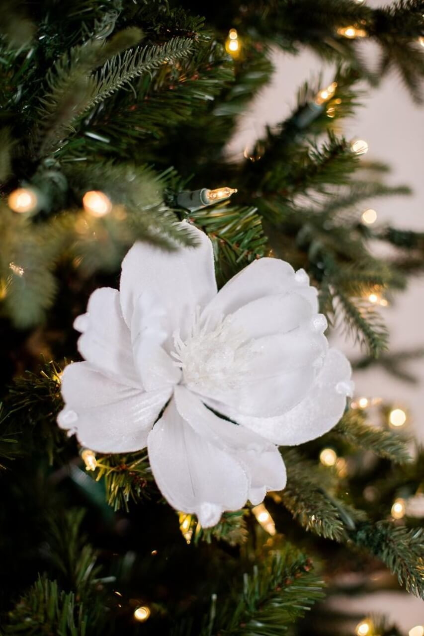 24” White Glitter Edge Velvet Magnolia Stem24” White Glitter Edge ...