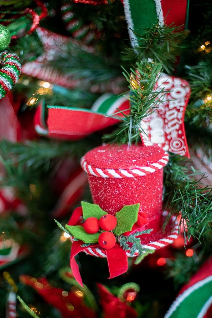 4” Frosted Candy Cane Top Hat Ornament - Decorator's Warehouse
